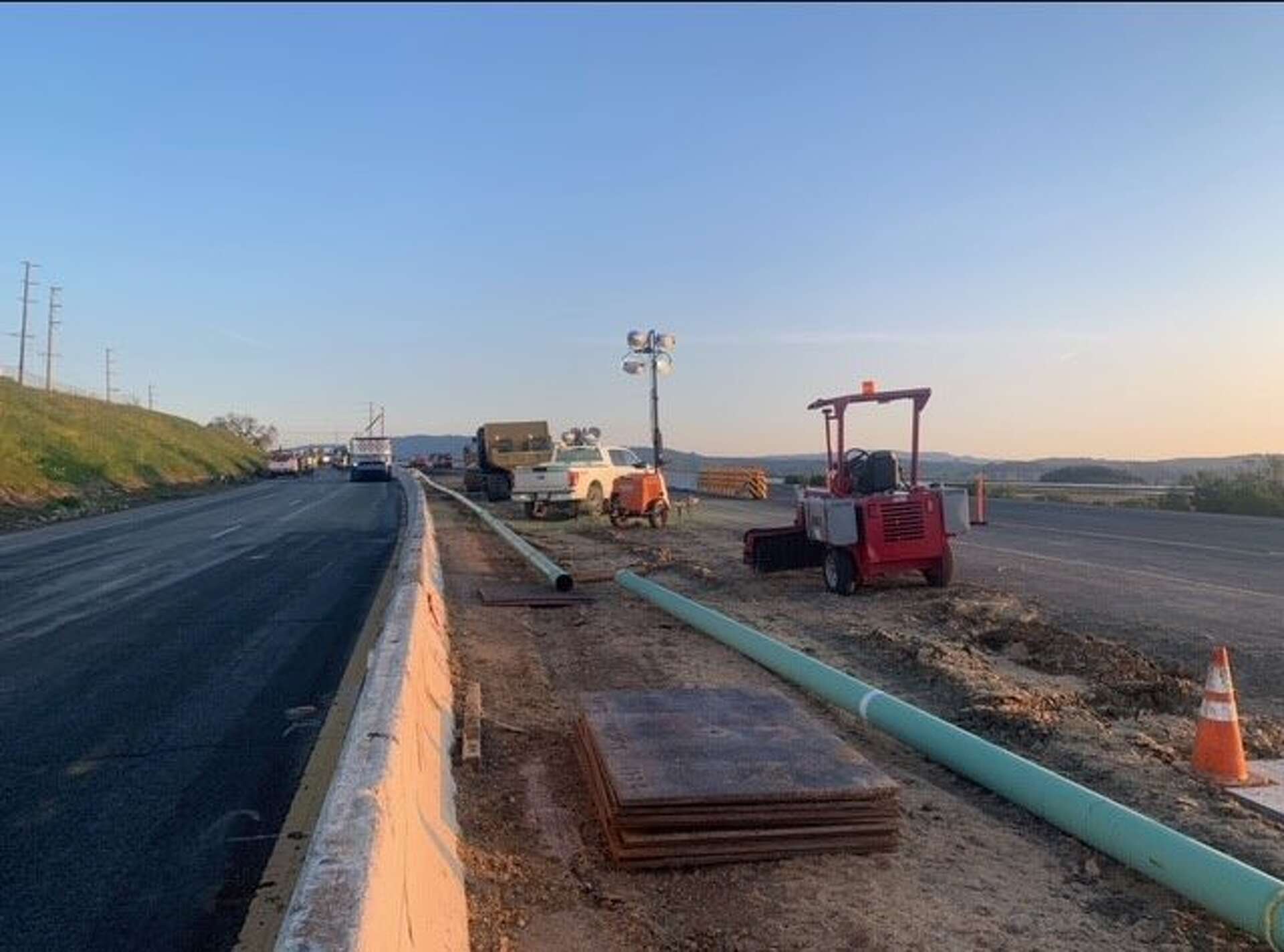 Highway 101 closure at Sonoma-Marin border extended through Sunday aft