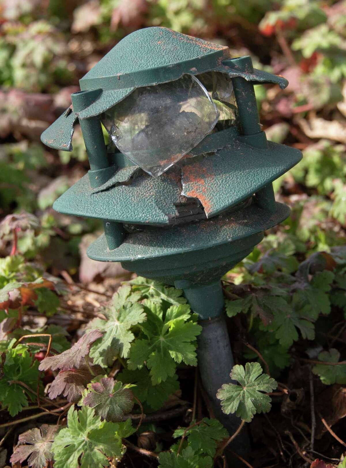 Vandals destroy outdoor exhibits at Albany's Ten Broeck Mansion