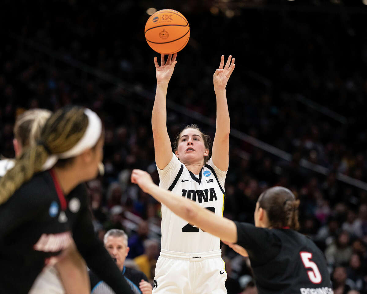 Edwardsville's Kate Martin goes to Final Four with Iowa Hawkeyes