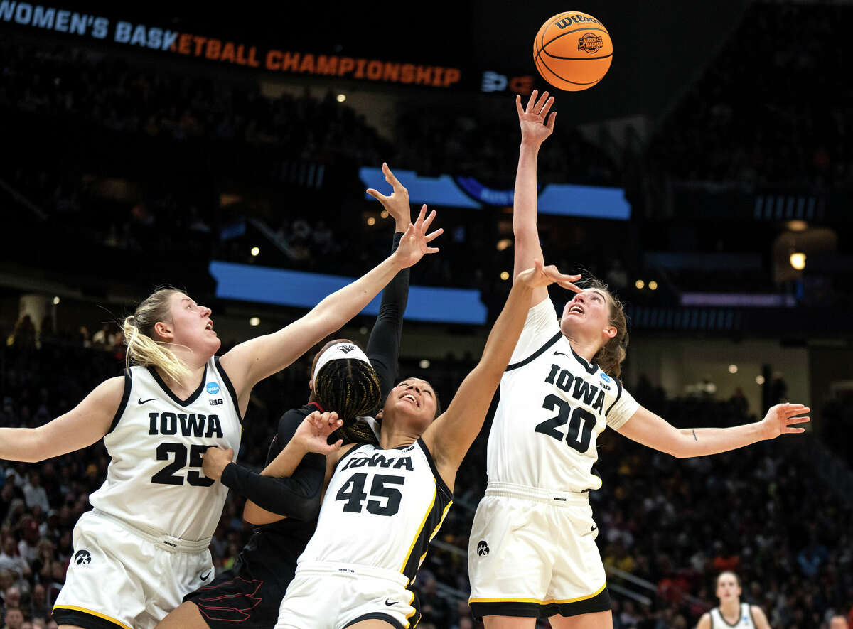 Edwardsville's Kate Martin goes to Final Four with Iowa Hawkeyes