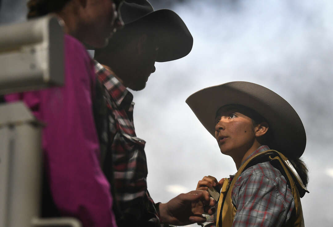 Lady bull riders thrill crowds at South Texas State Fair