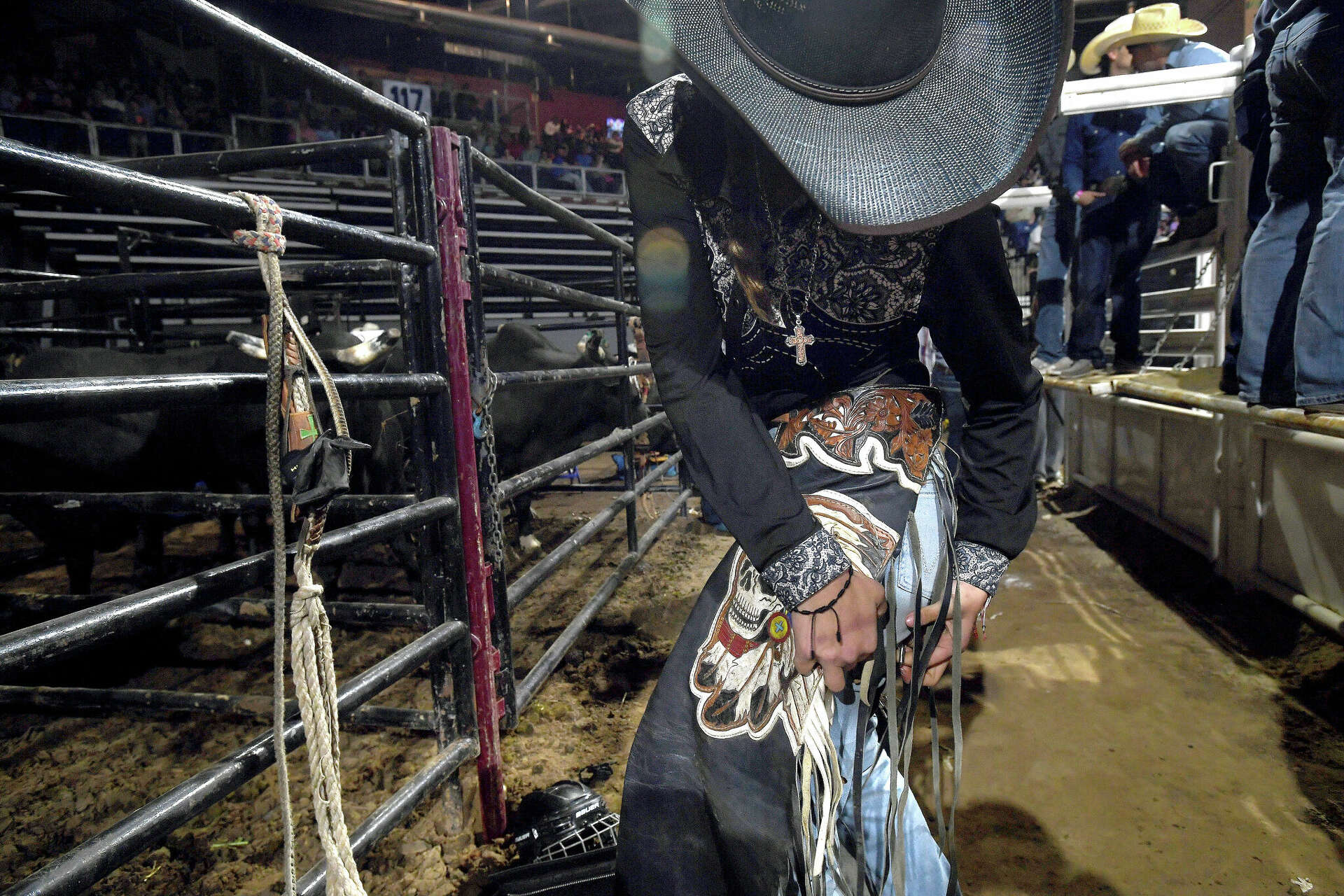 Lady bull riders thrill crowds at South Texas State Fair