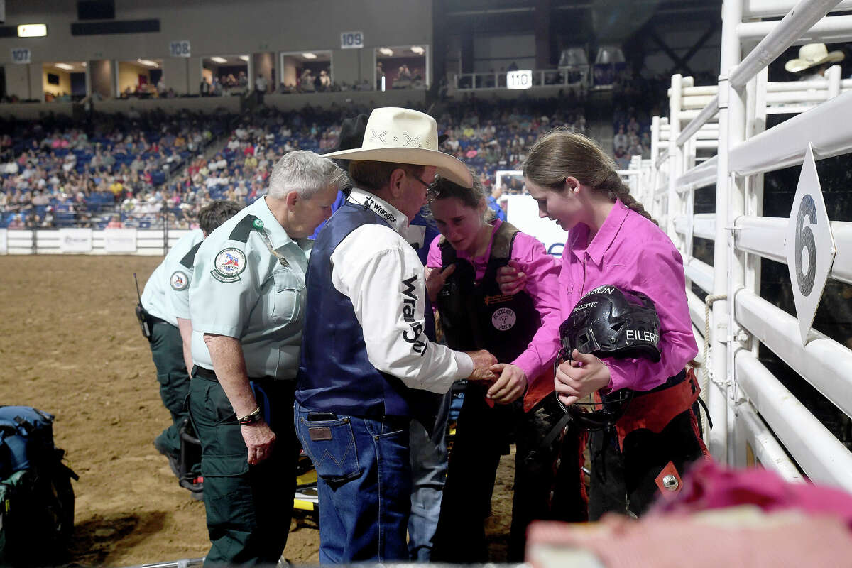 Lady bull riders thrill crowds at South Texas State Fair