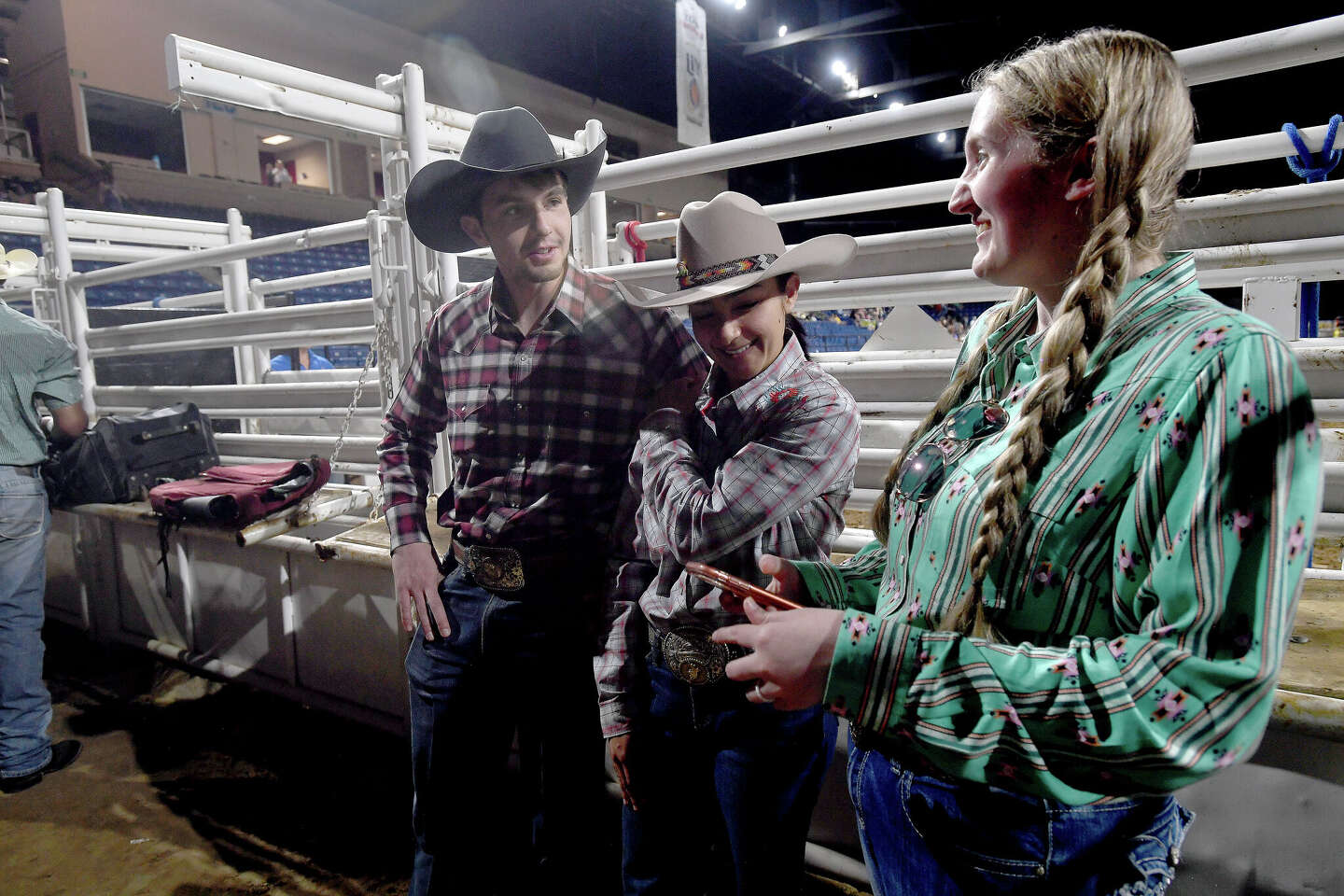 Lady bull riders thrill crowds at South Texas State Fair