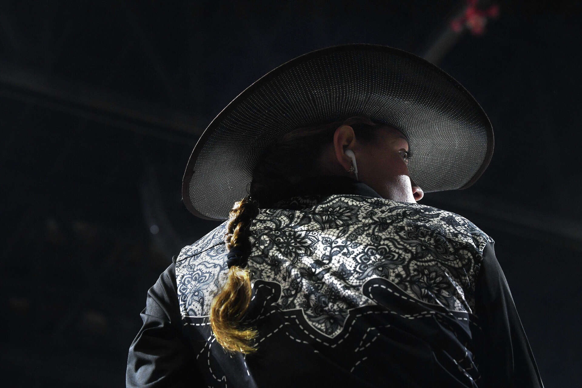 Lady bull riders thrill crowds at South Texas State Fair
