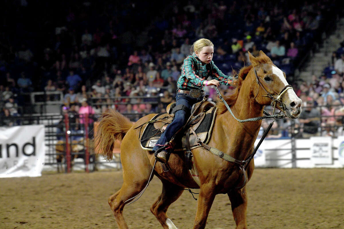 Lady bull riders thrill crowds at South Texas State Fair