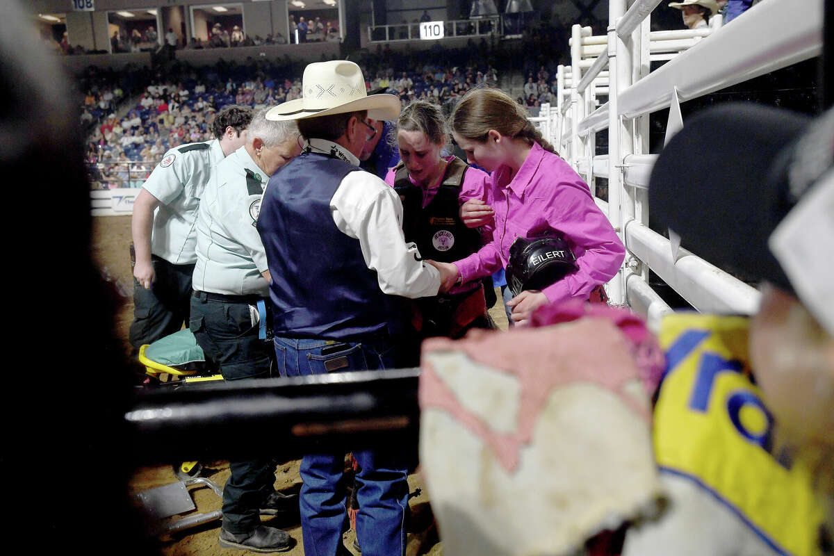 Lady bull riders thrill crowds at South Texas State Fair