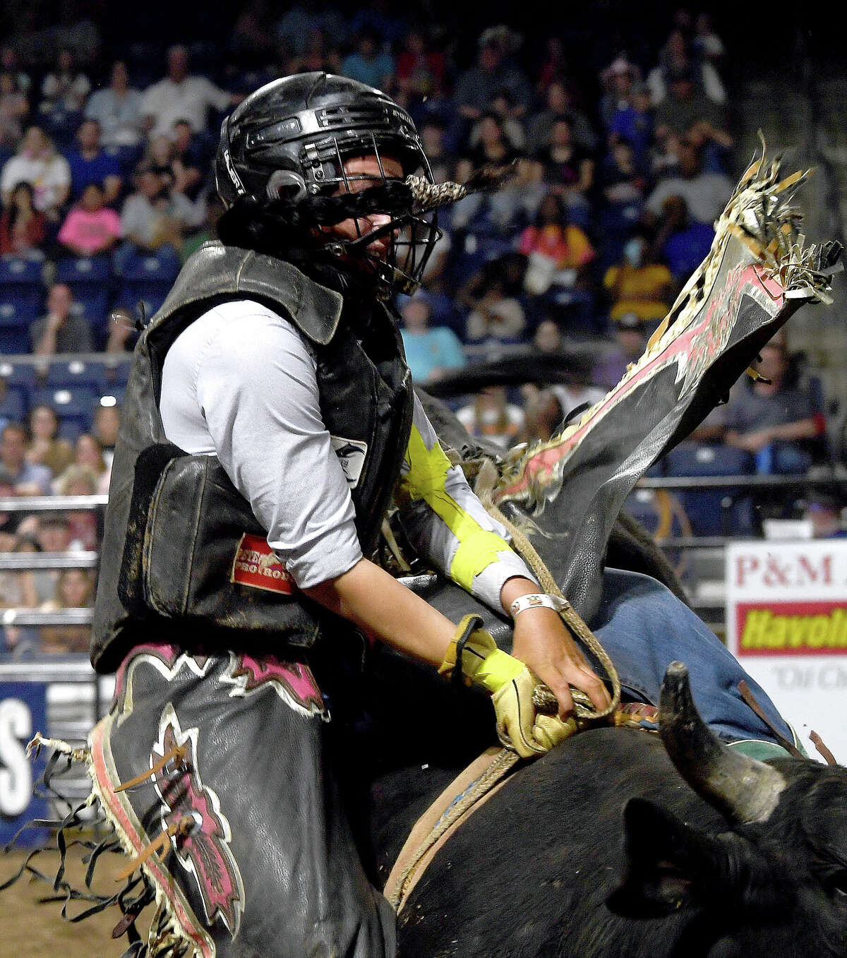 Lady bull riders thrill crowds at South Texas State Fair