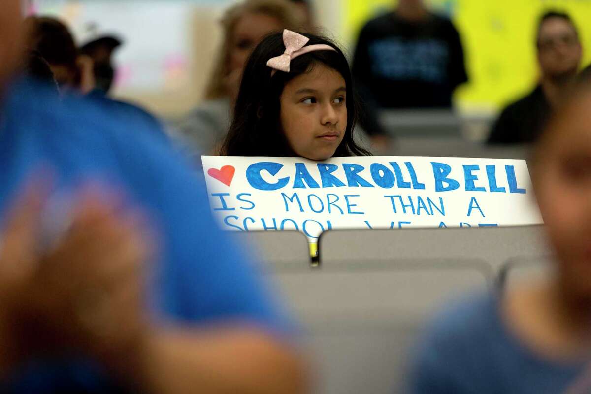 Harlandale ISD board orders school closures to fix budget crunch