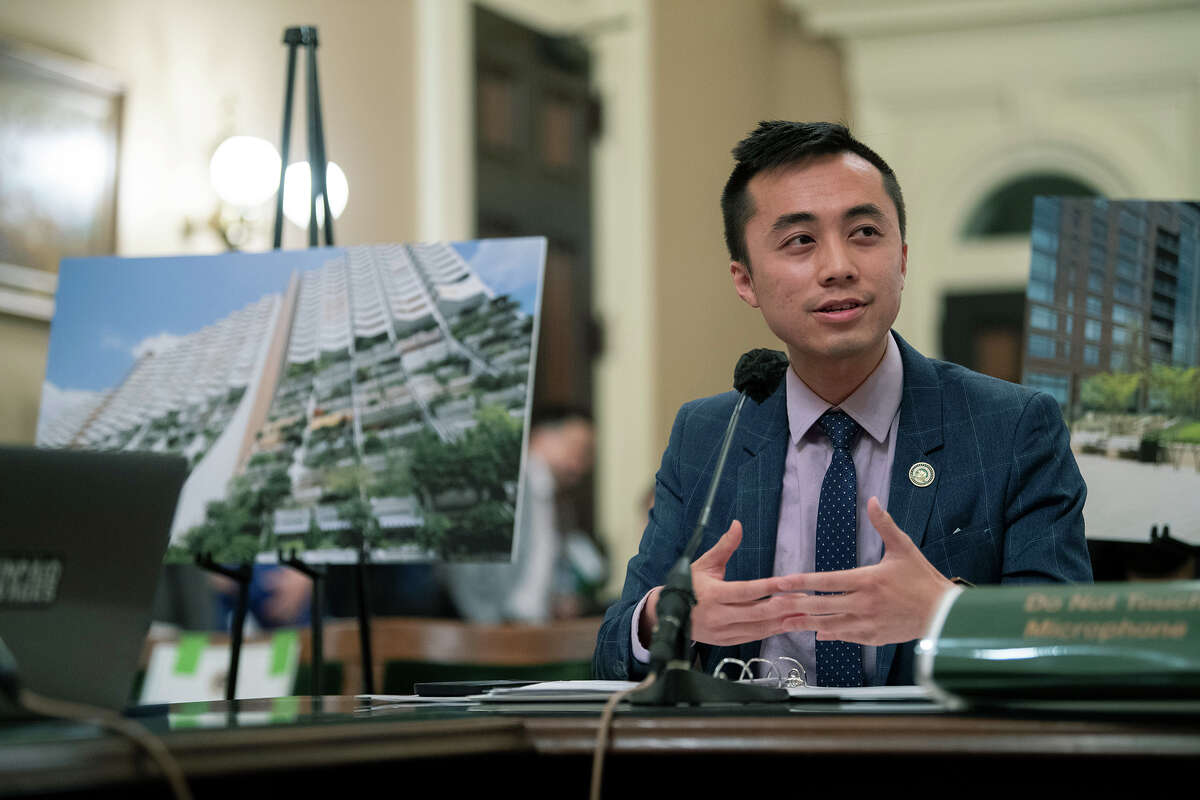 Bay Area lawmaker defends 'creepy dystopia' tweet