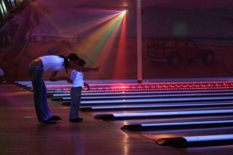 Sea Bowl, iconic bowling alley in Pacifica, will close in May