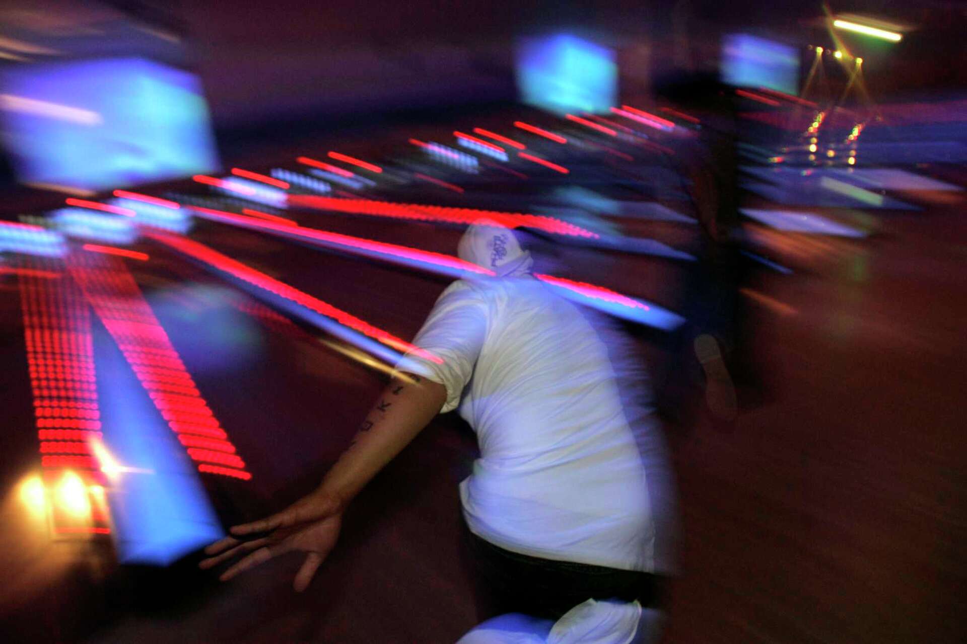 Sea Bowl, iconic bowling alley in Pacifica, will close in May