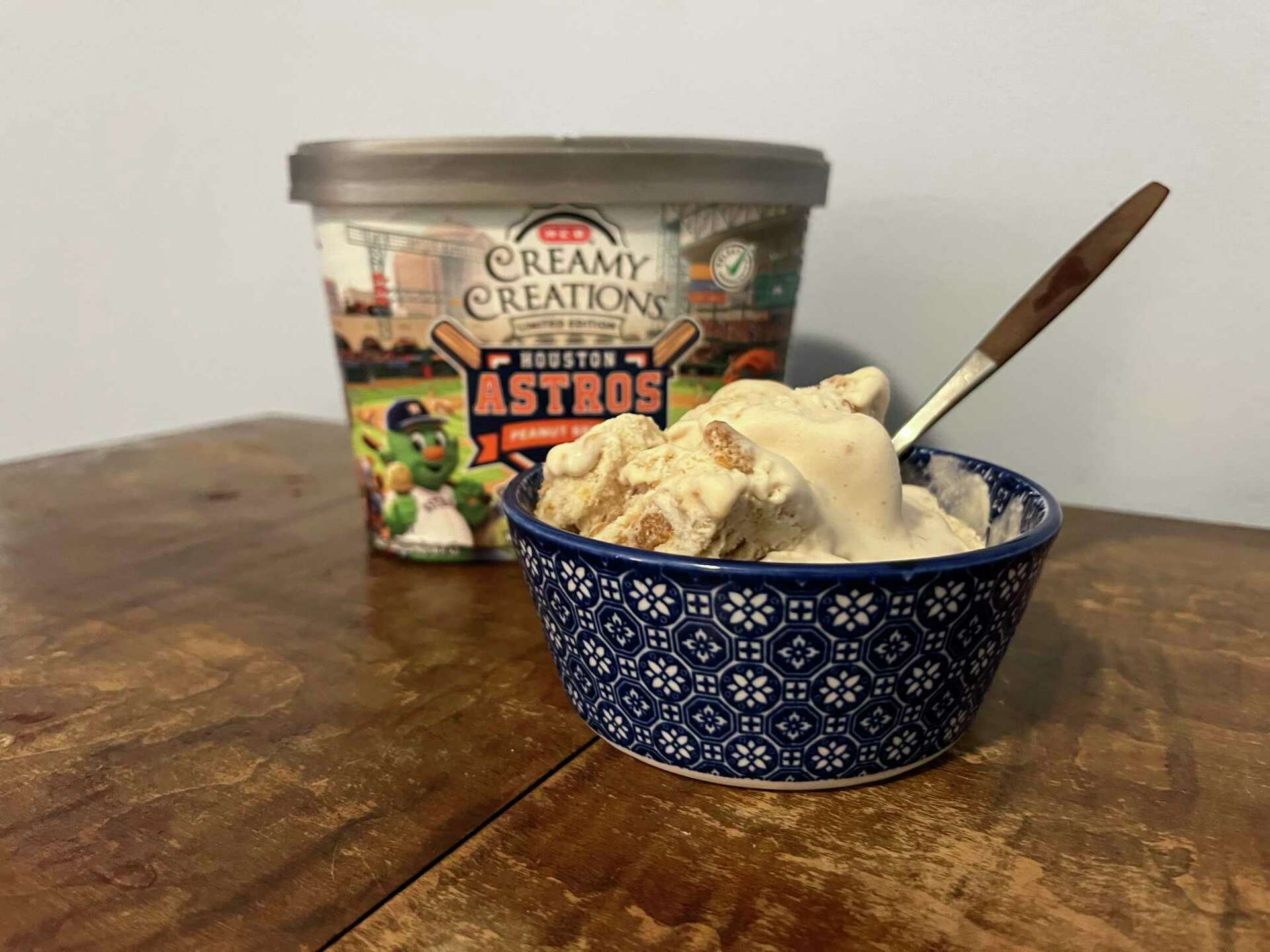 H-E-B's Houston Astros peanut brittle ice cream: A review