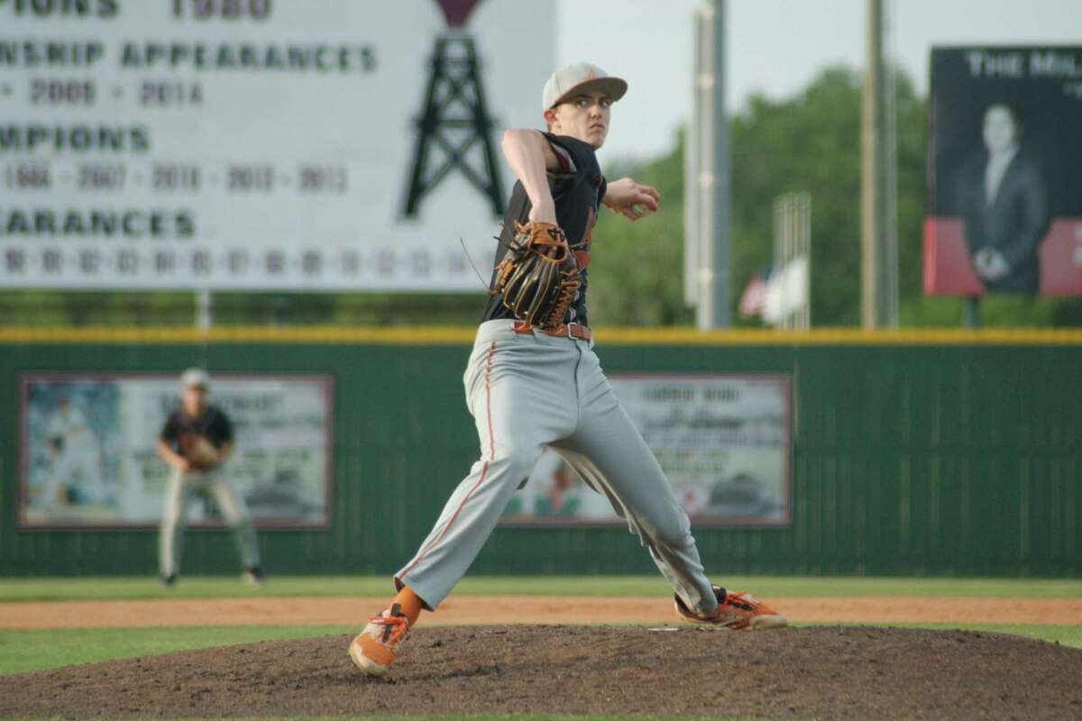 High school baseball: Pearland edges Alvin in battle of aces