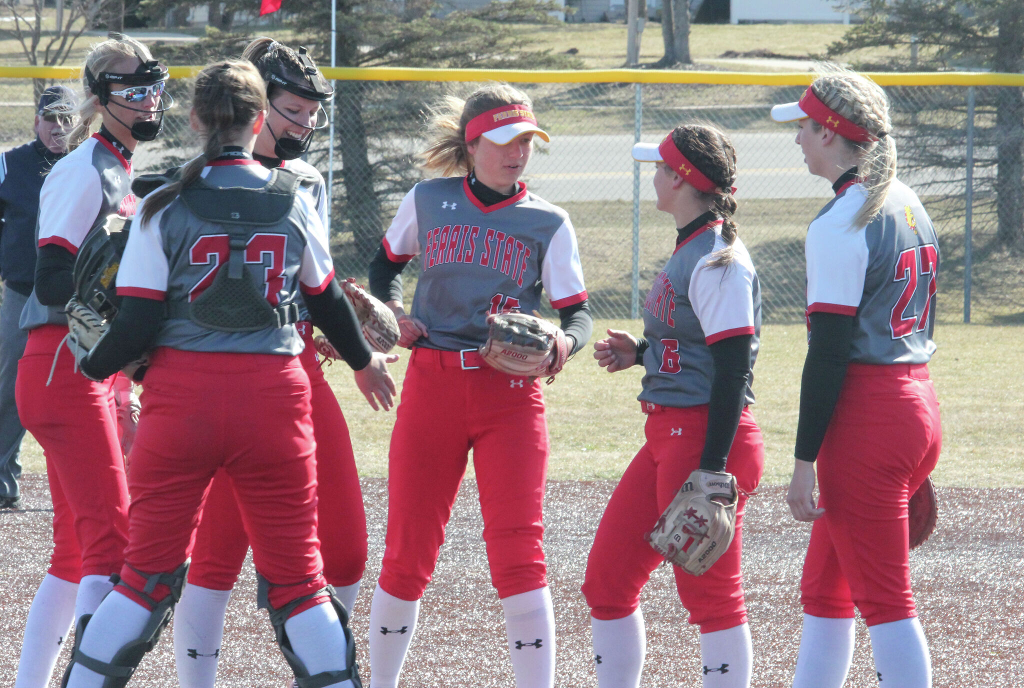 Saginaw Valley softball teams sweep Ferris