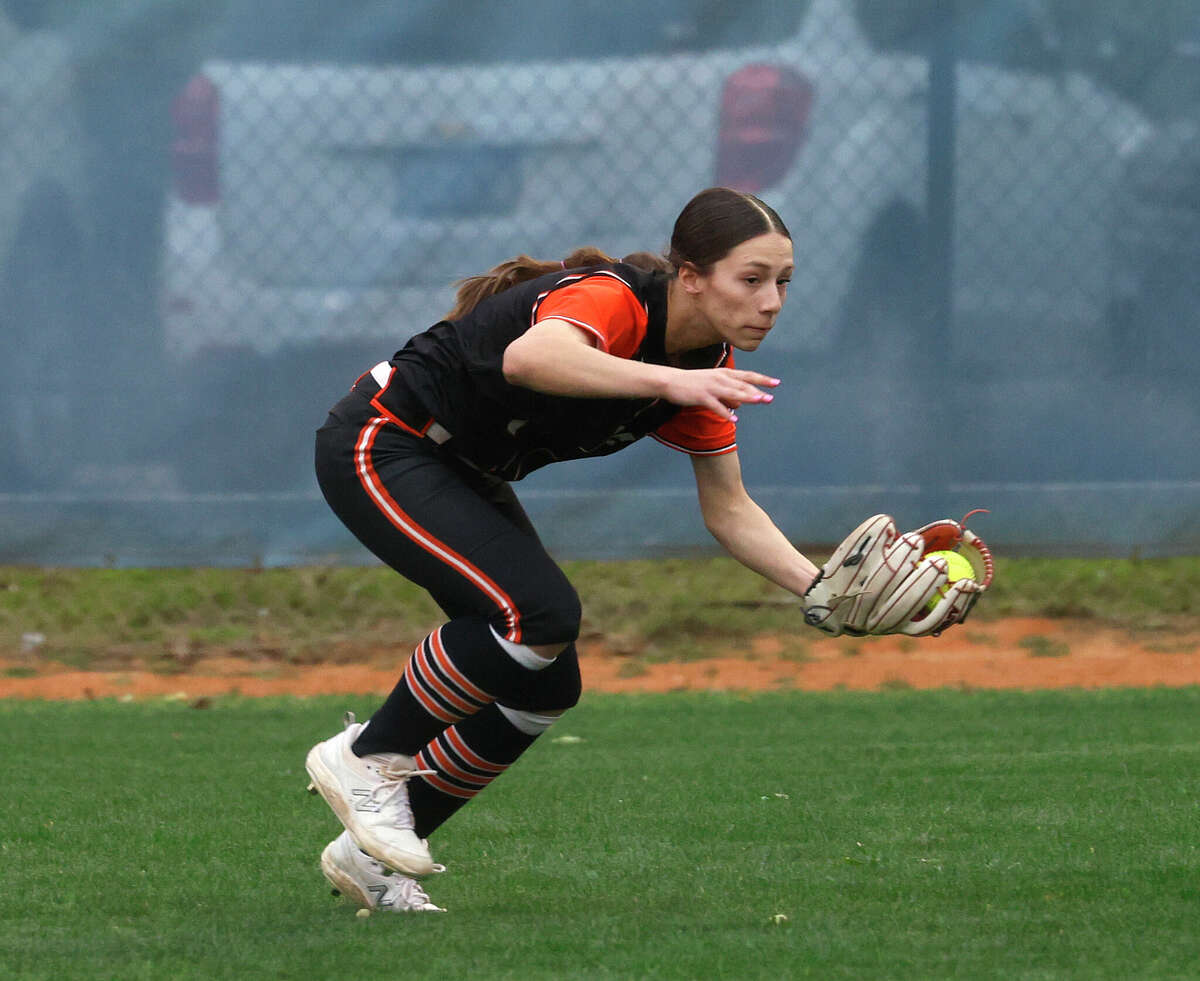 South San softball outlasts Medina Valley to stay perfect in 28-5A