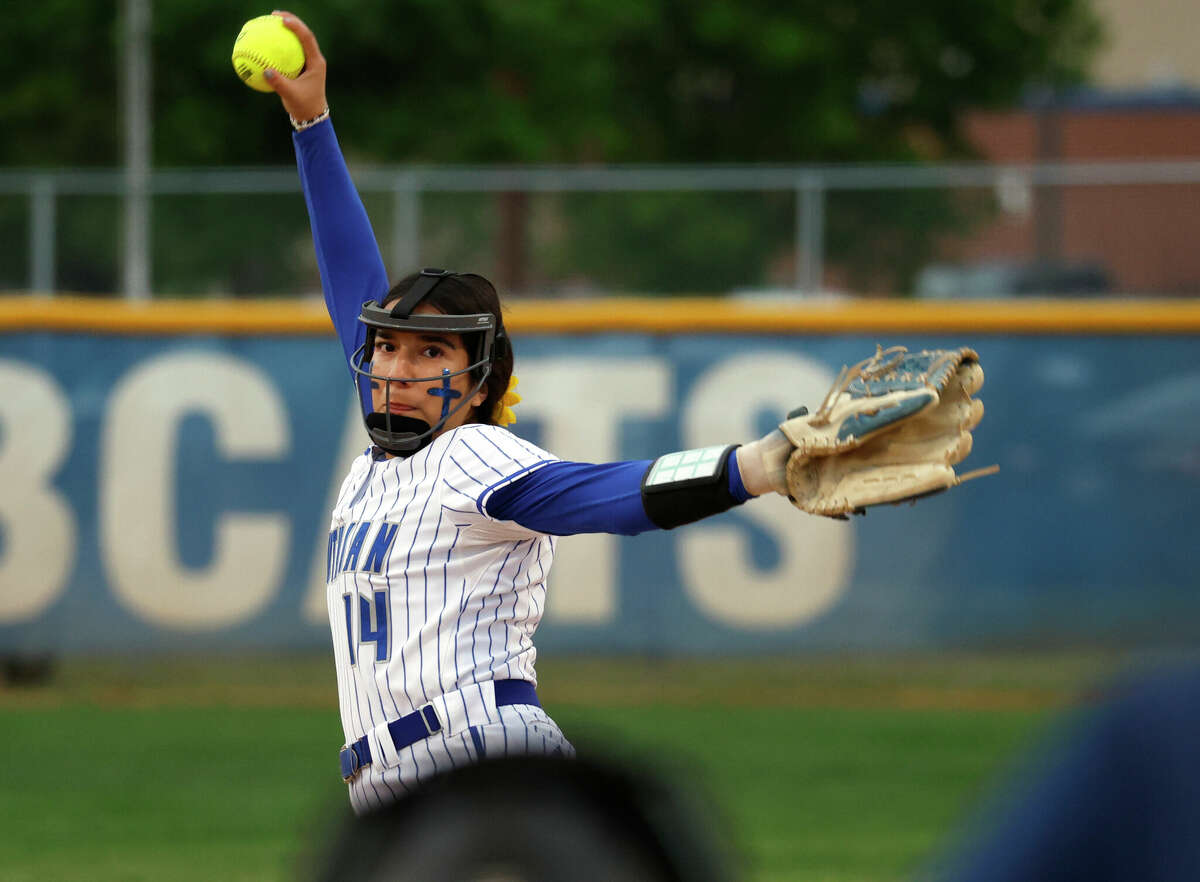 South San softball outlasts Medina Valley to stay perfect in 28-5A