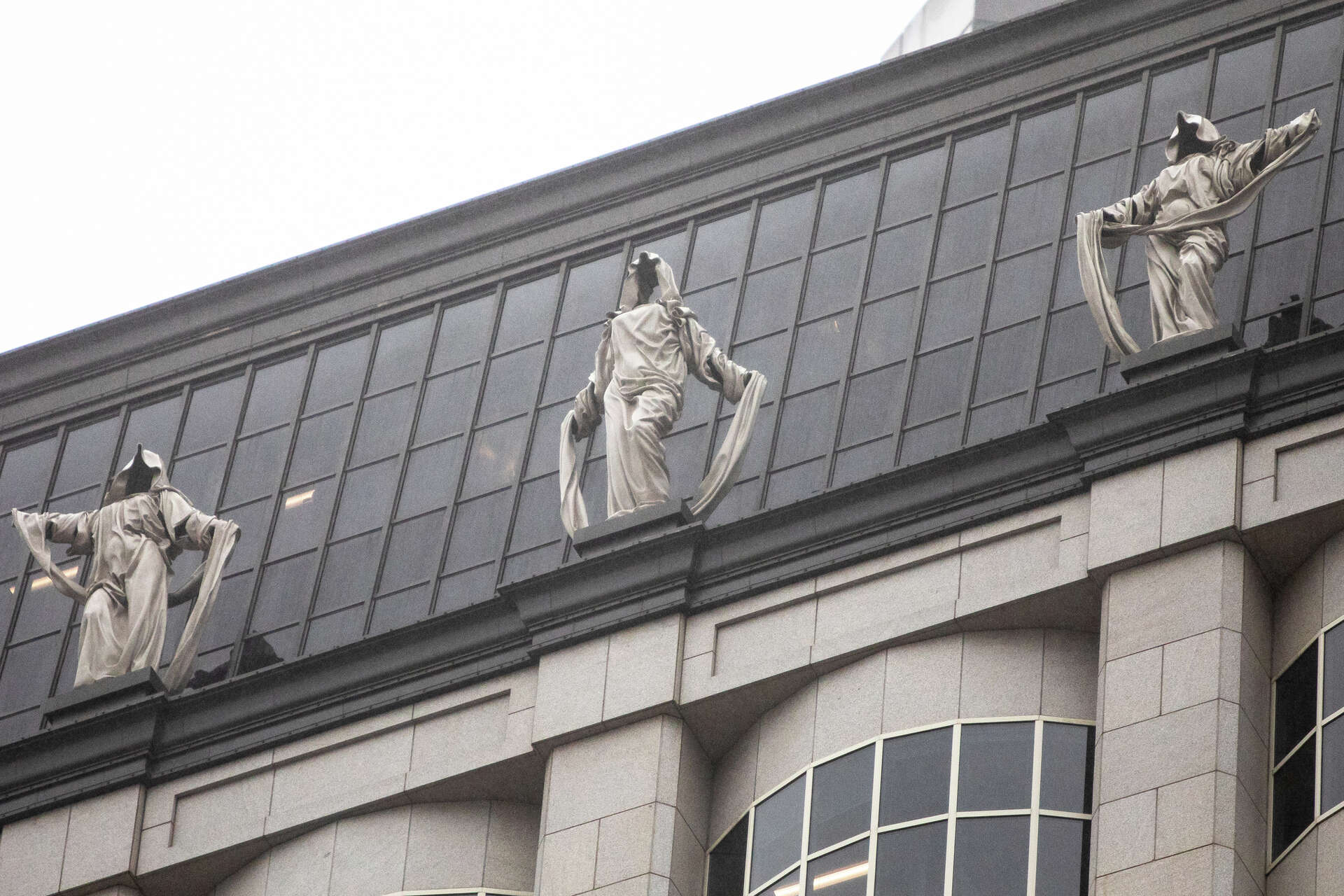 The 'Grim Reaper' building that watches over downtown San Francisco