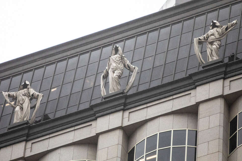 The 'Grim Reaper' building that watches over downtown San Francisco