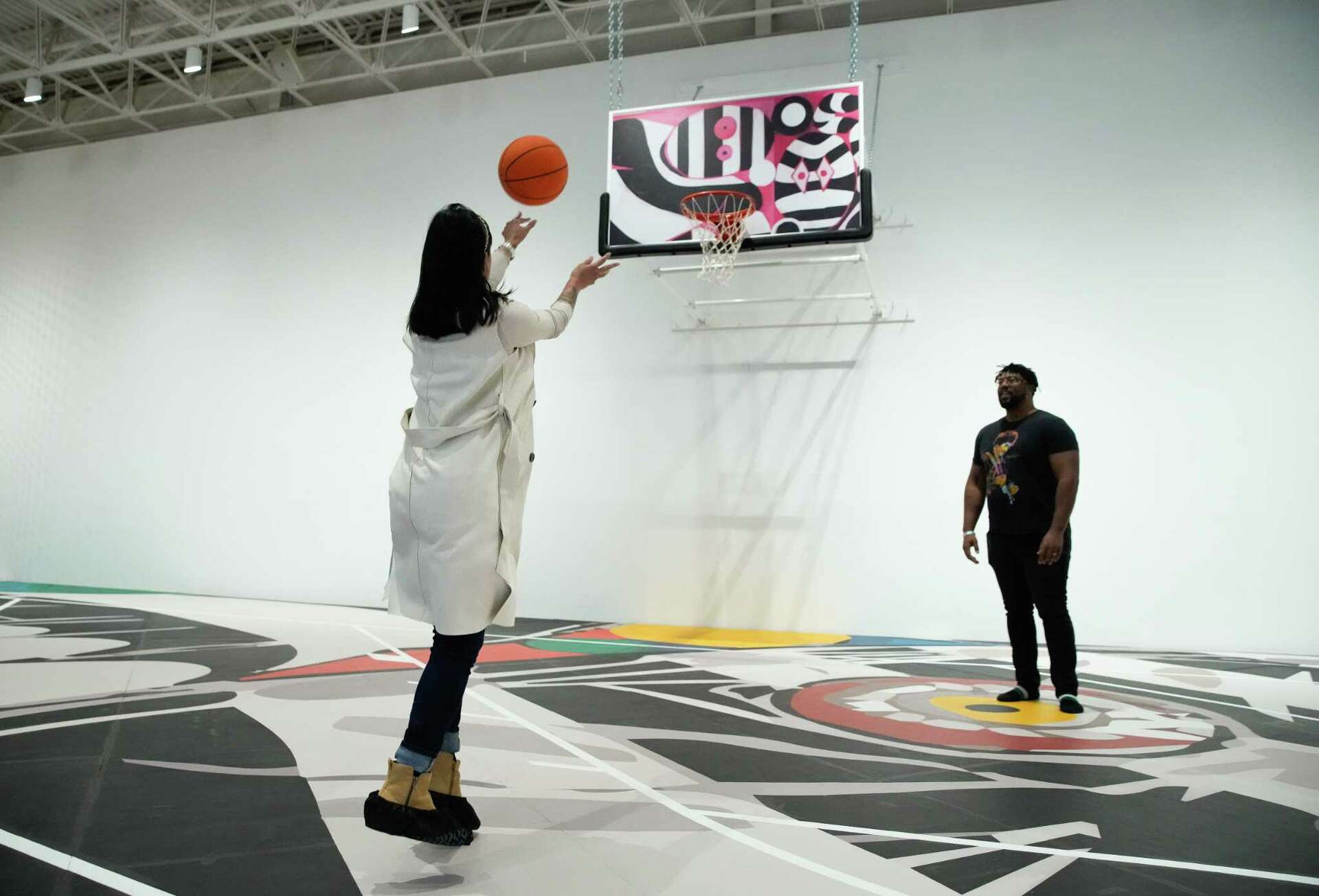 Houston arts museum converts into basketball court for Final Four