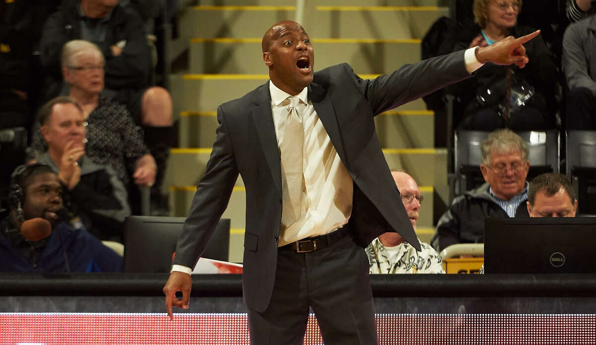 St. Mary's hires Jeff Cammon as its women's basketball coach