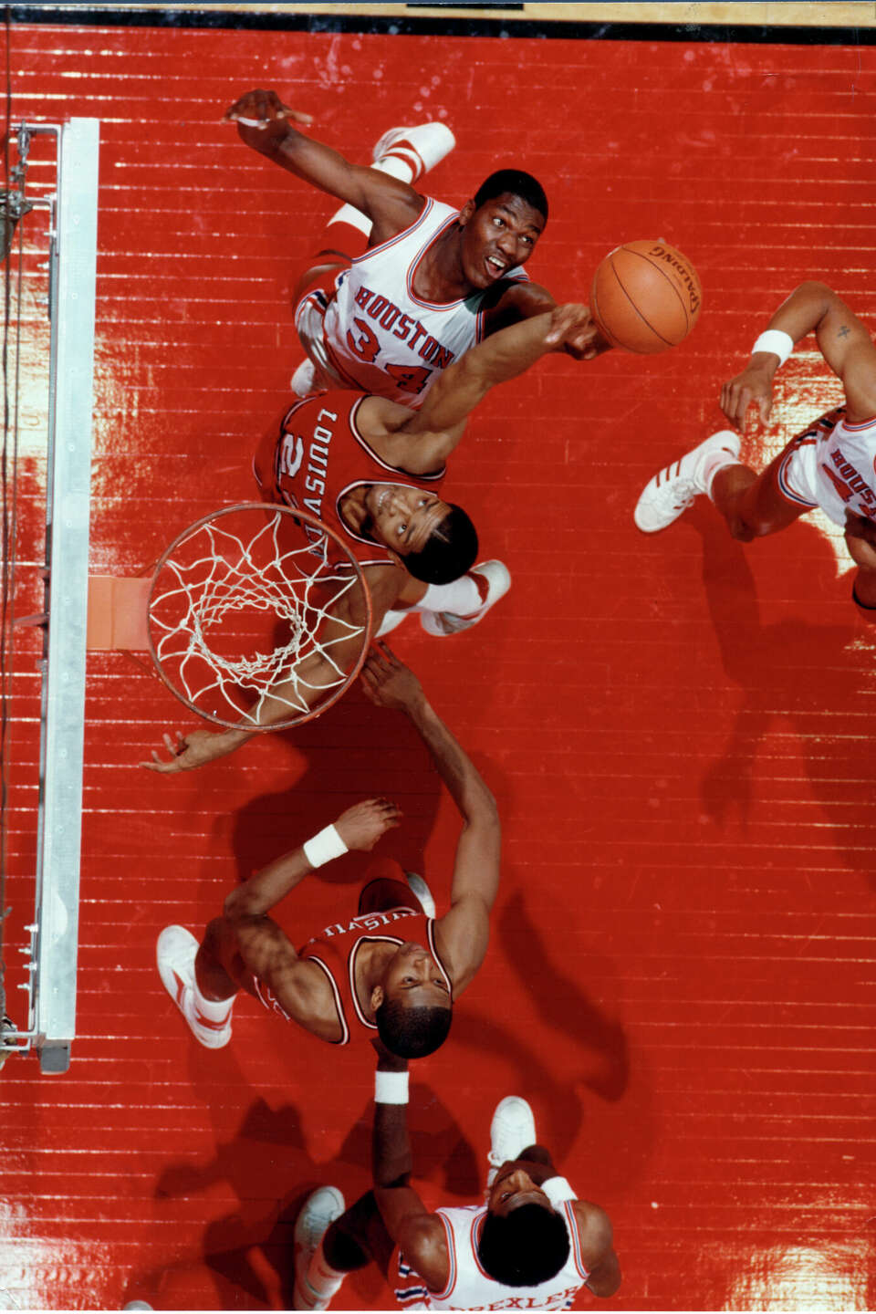 Final Four: How UH's Phi Slama Jama was stunned by NC State in 1983
