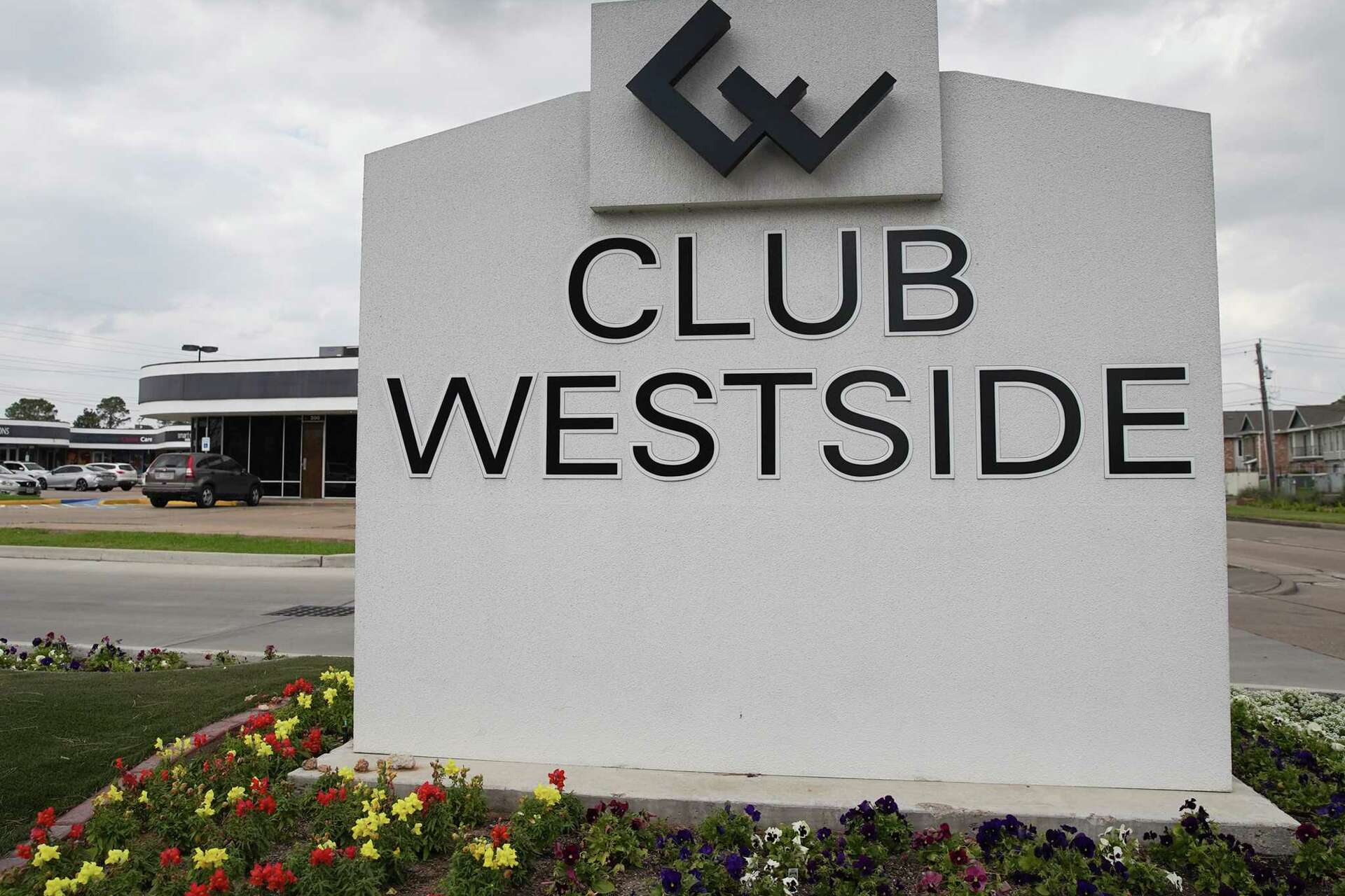 Mattress Mack's Club Westside: Chlorine spill sends 12 to hospital