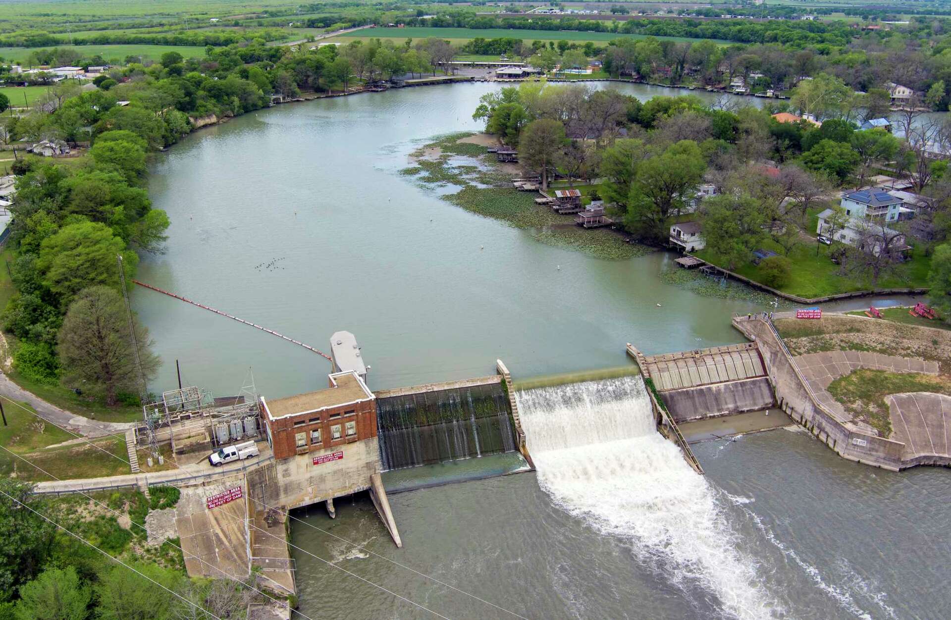 Lake McQueeney being drained this week for repairs to dam