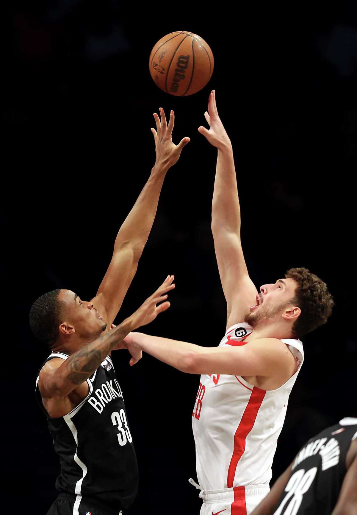 Houston Rockets: Issues defending 3-pointers pop up again in loss