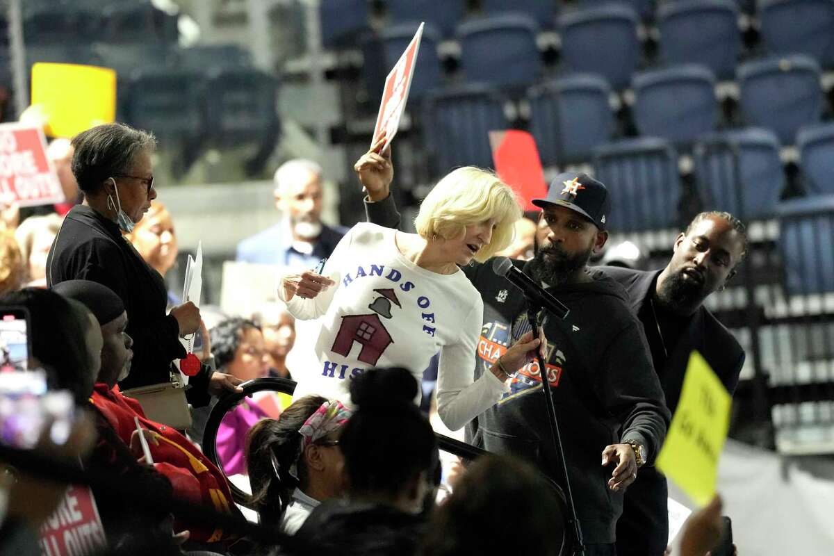 HISD takeover: TEA to host third community meeting at Delmar Stadium