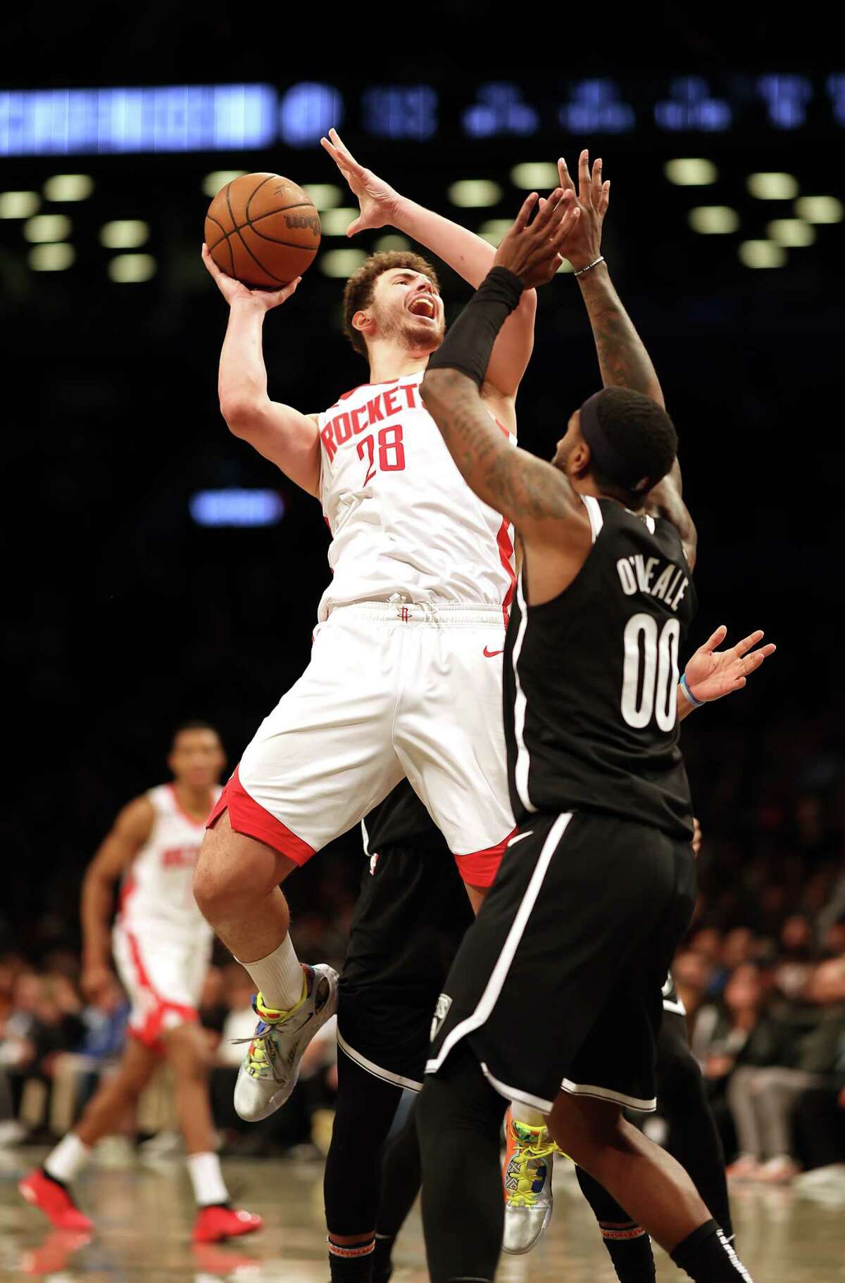 Houston Rockets: Issues defending 3-pointers pop up again in loss