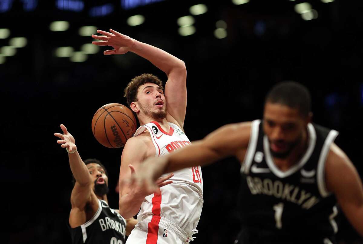 Houston Rockets: Issues defending 3-pointers pop up again in loss