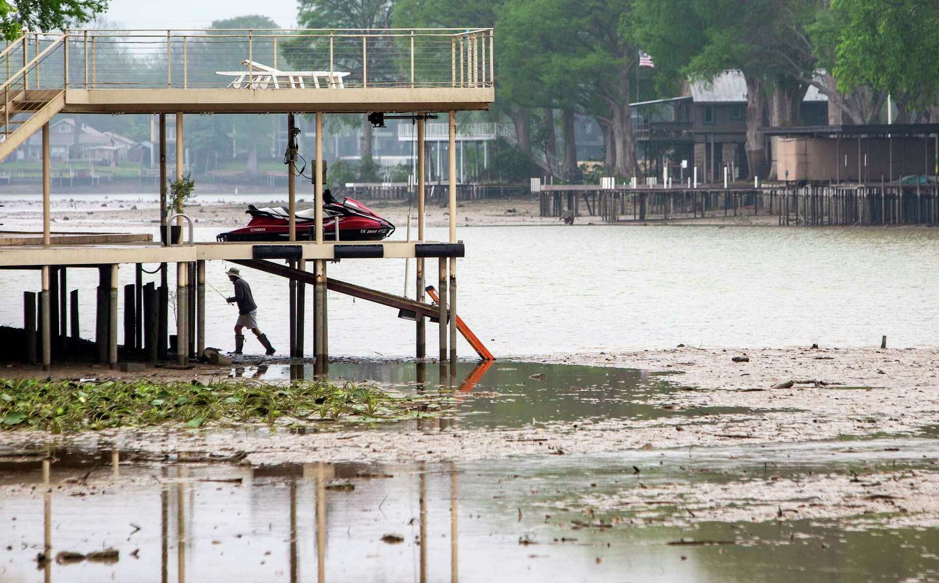 Lake McQueeney being drained this week for repairs to dam