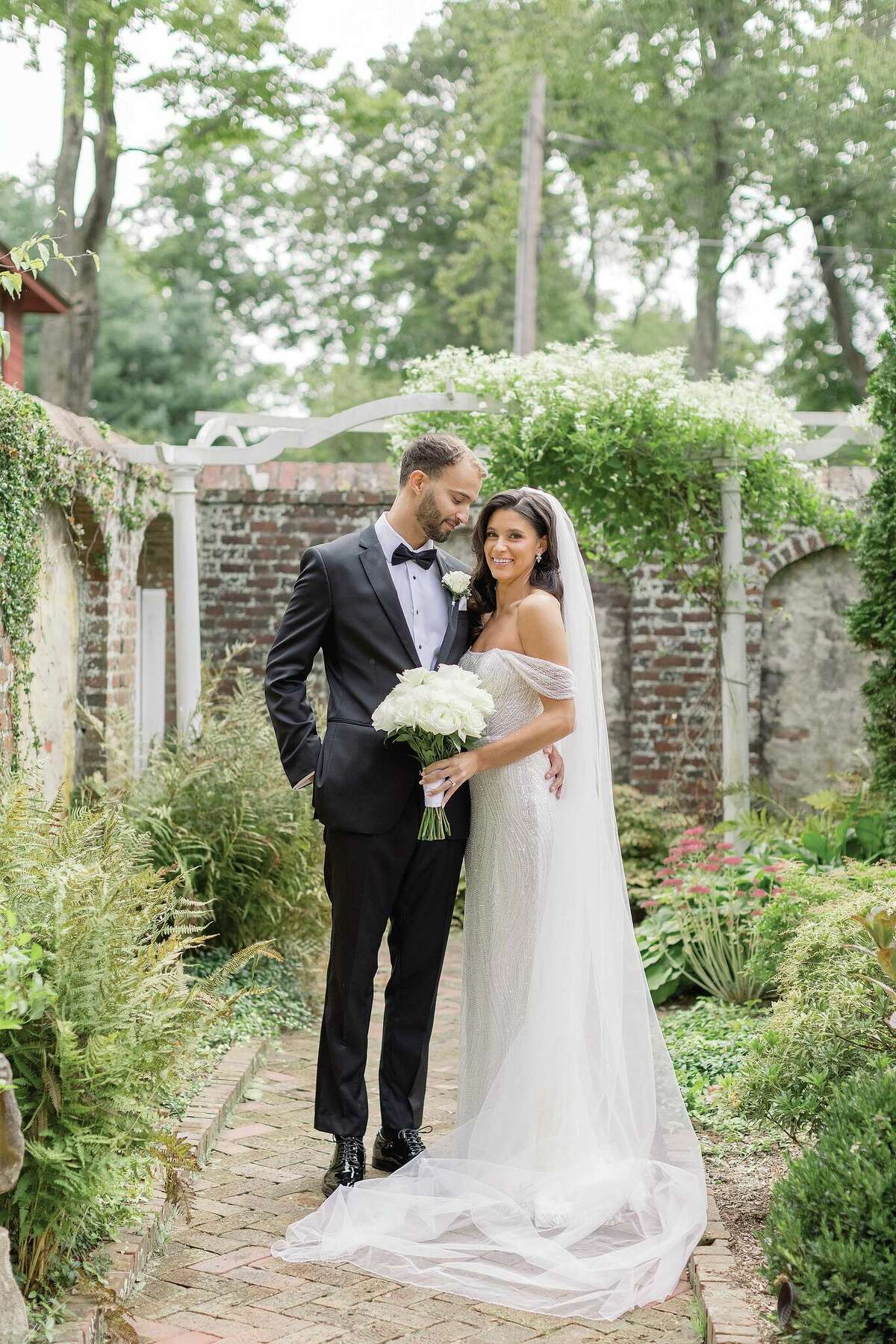 Beautiful garden venues for an outdoor wedding in CT