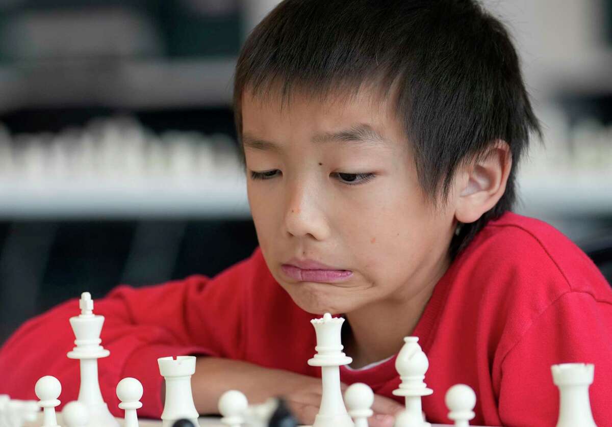 Sugar Land 12-year-old chess master wins 23 games simultaneously
