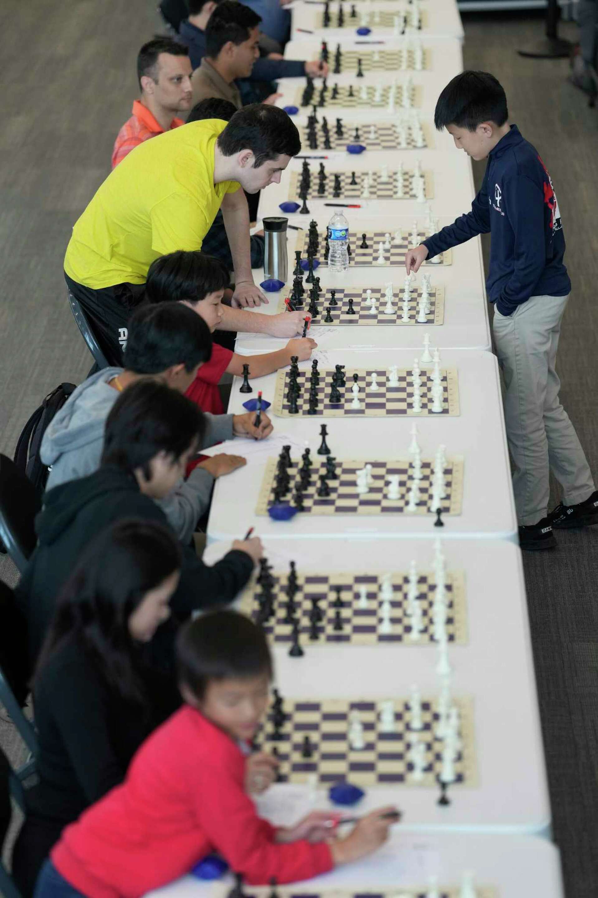 Sugar Land 12-year-old chess master wins 23 games simultaneously