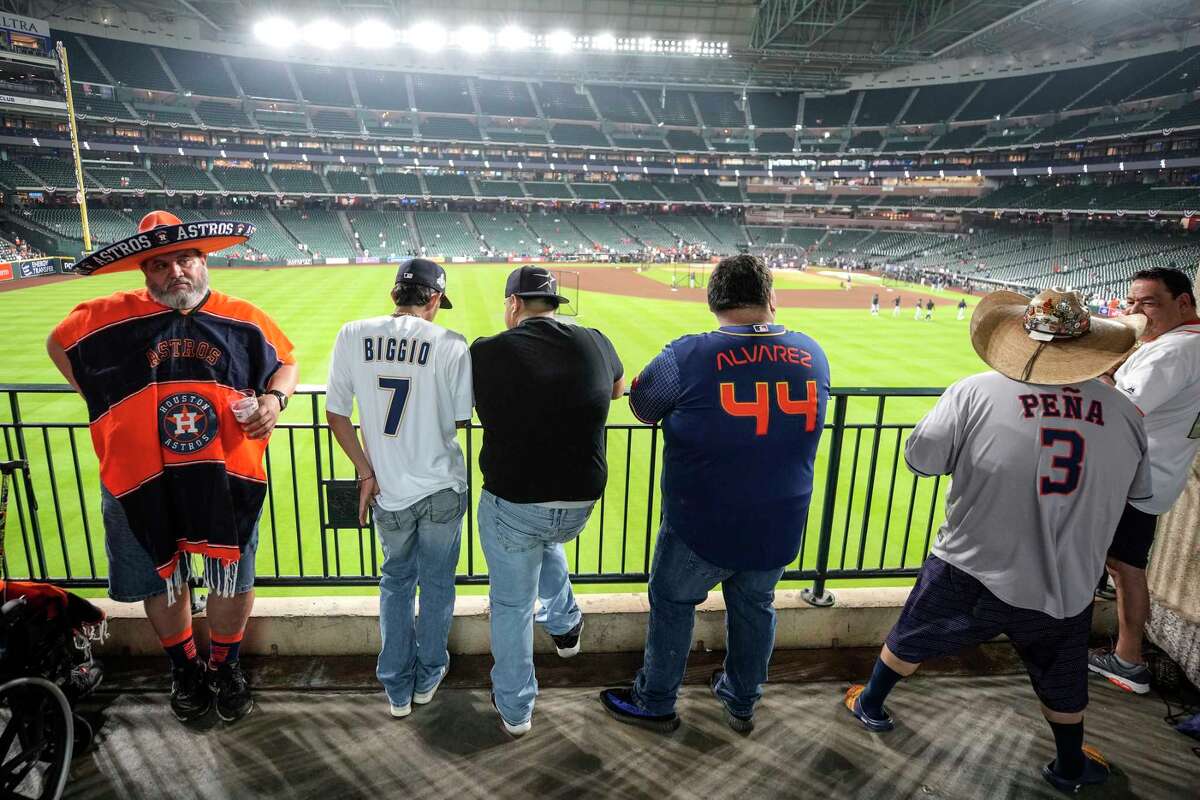 Astros championship banner ceremony: Fans get loud for unveiling