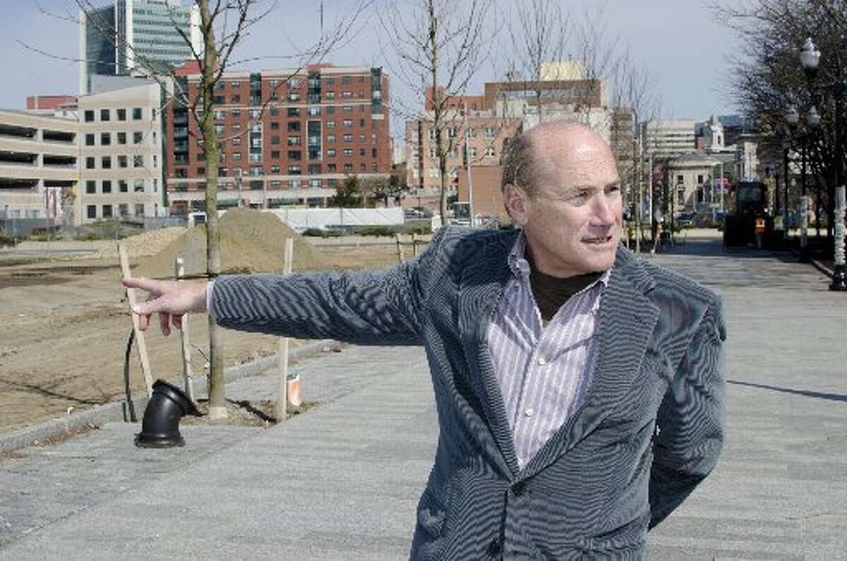 Stamford’s Arthur Selkowitz steps aside as Mill River Park chair
