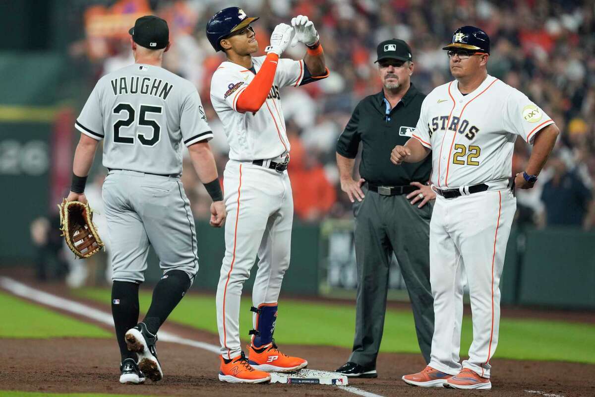 Astros championship banner ceremony: Fans get loud for unveiling