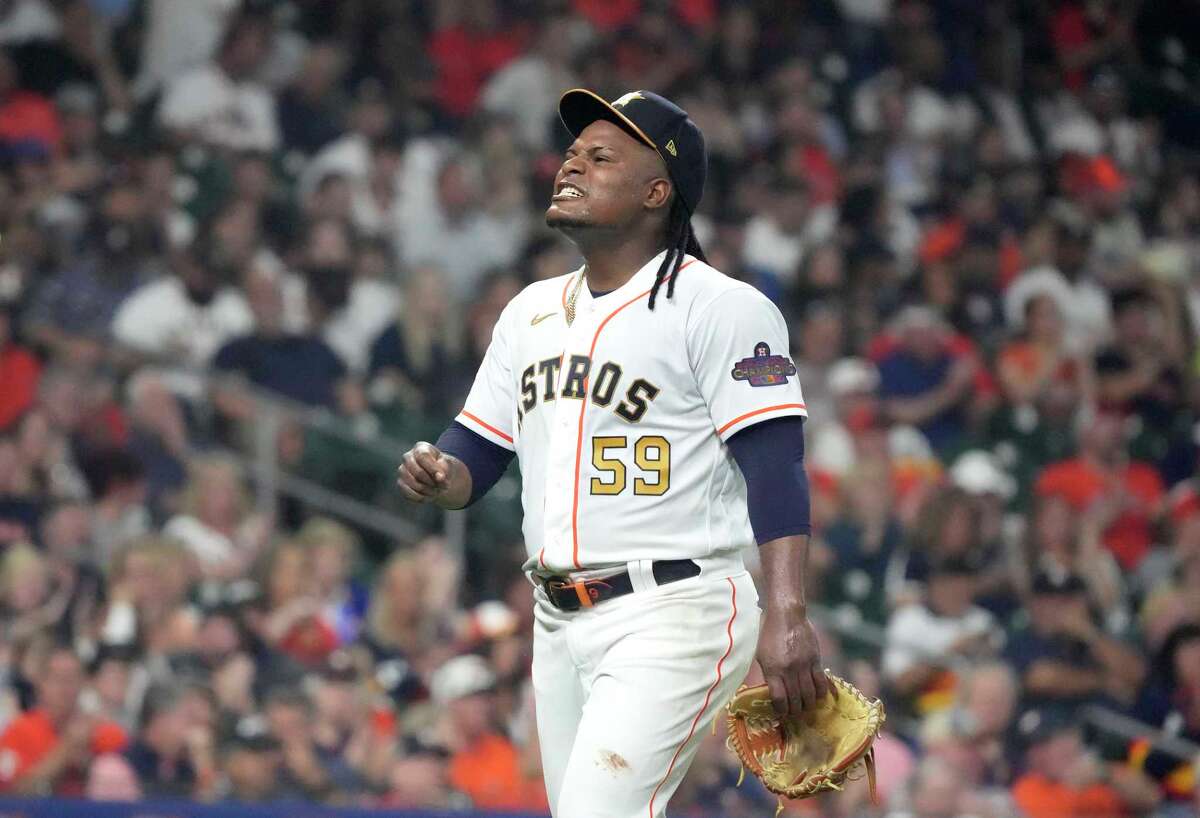 Astros championship banner ceremony: Fans get loud for unveiling