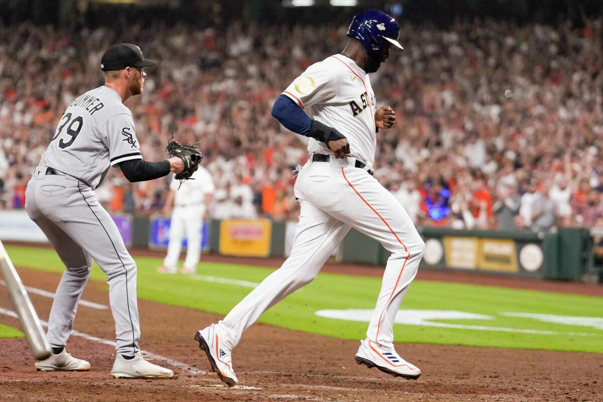 Houston Astros fall to Chicago White Sox in season opener