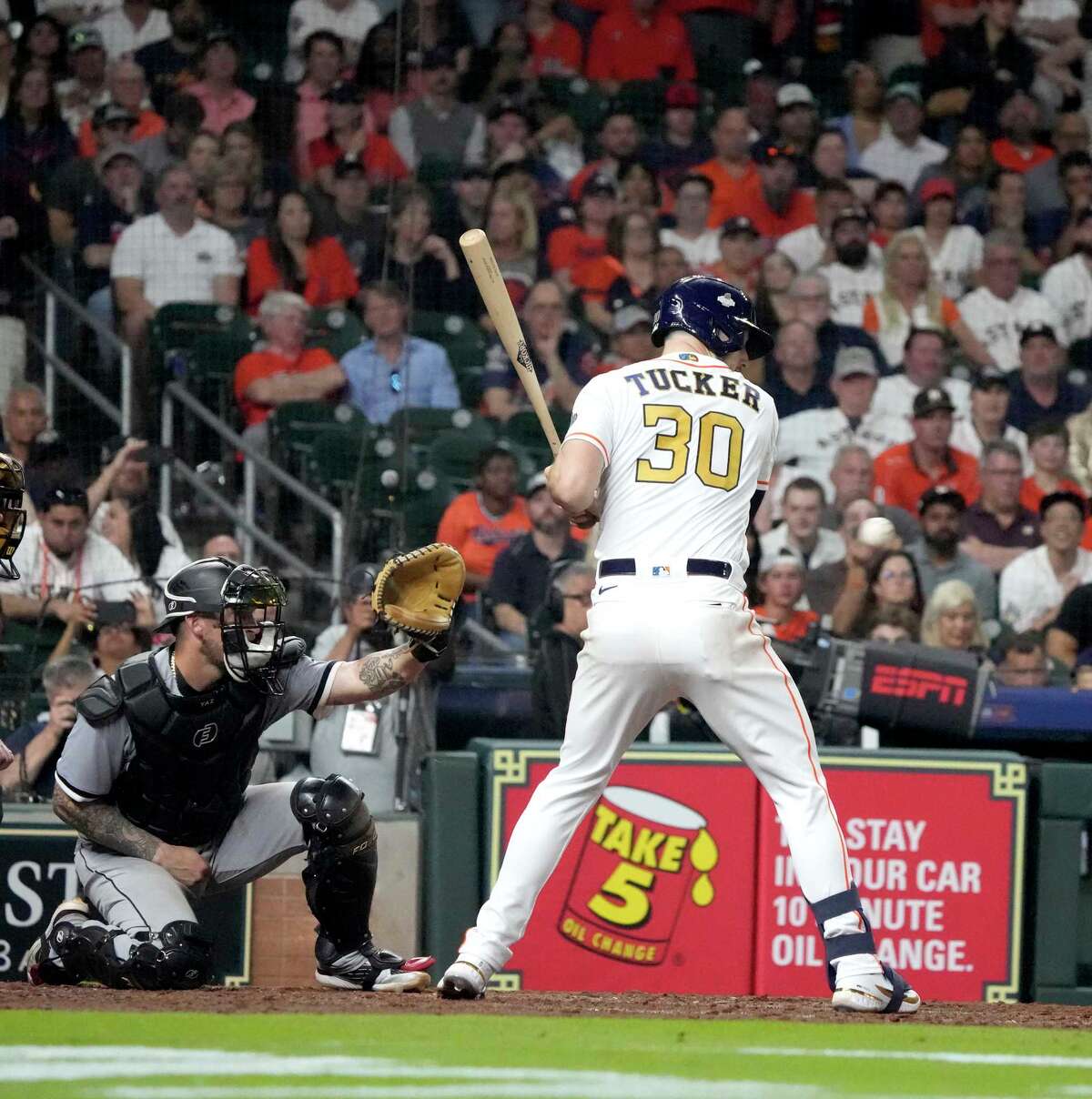 Astros championship banner ceremony: Fans get loud for unveiling