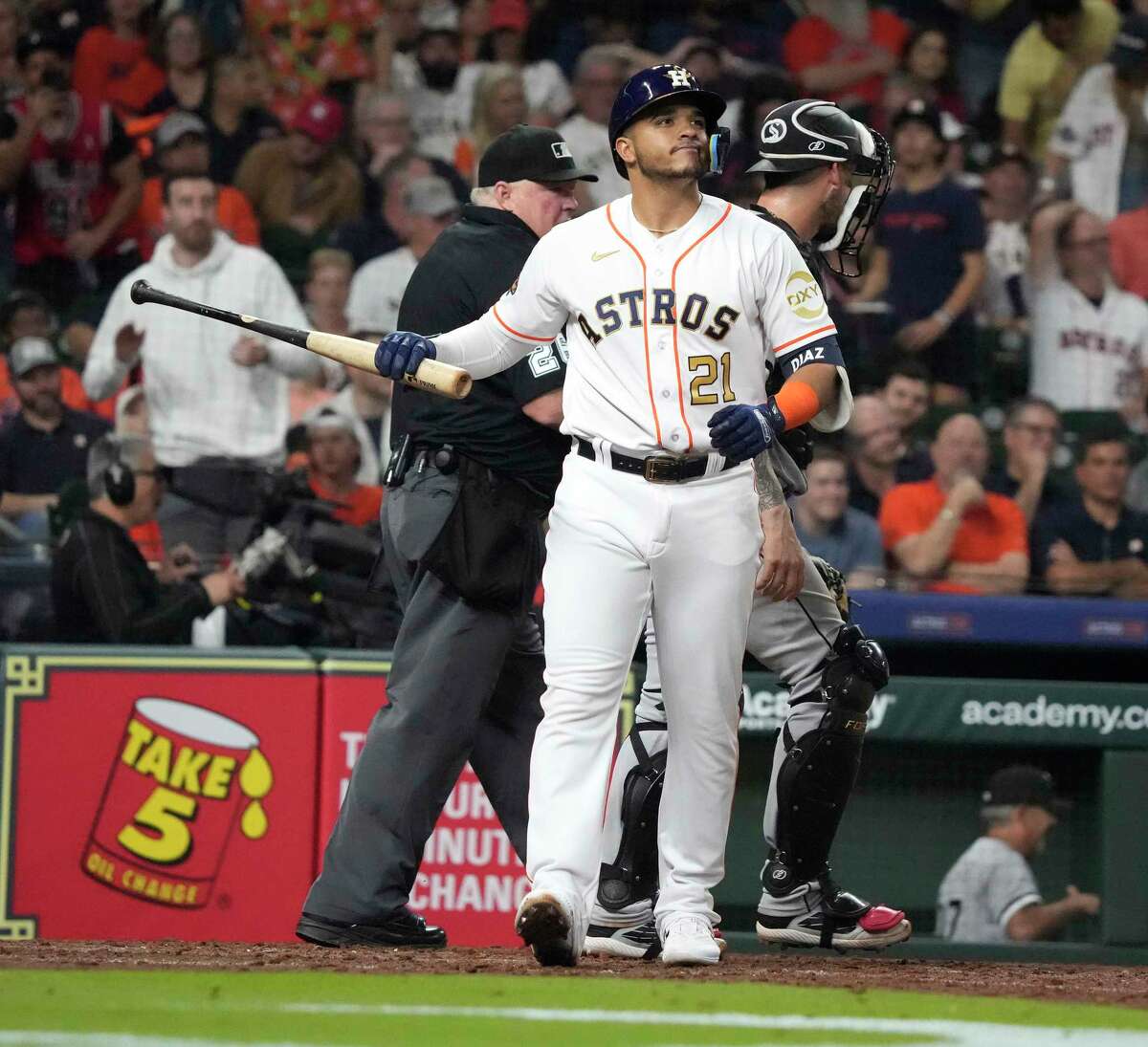 Astros championship banner ceremony: Fans get loud for unveiling