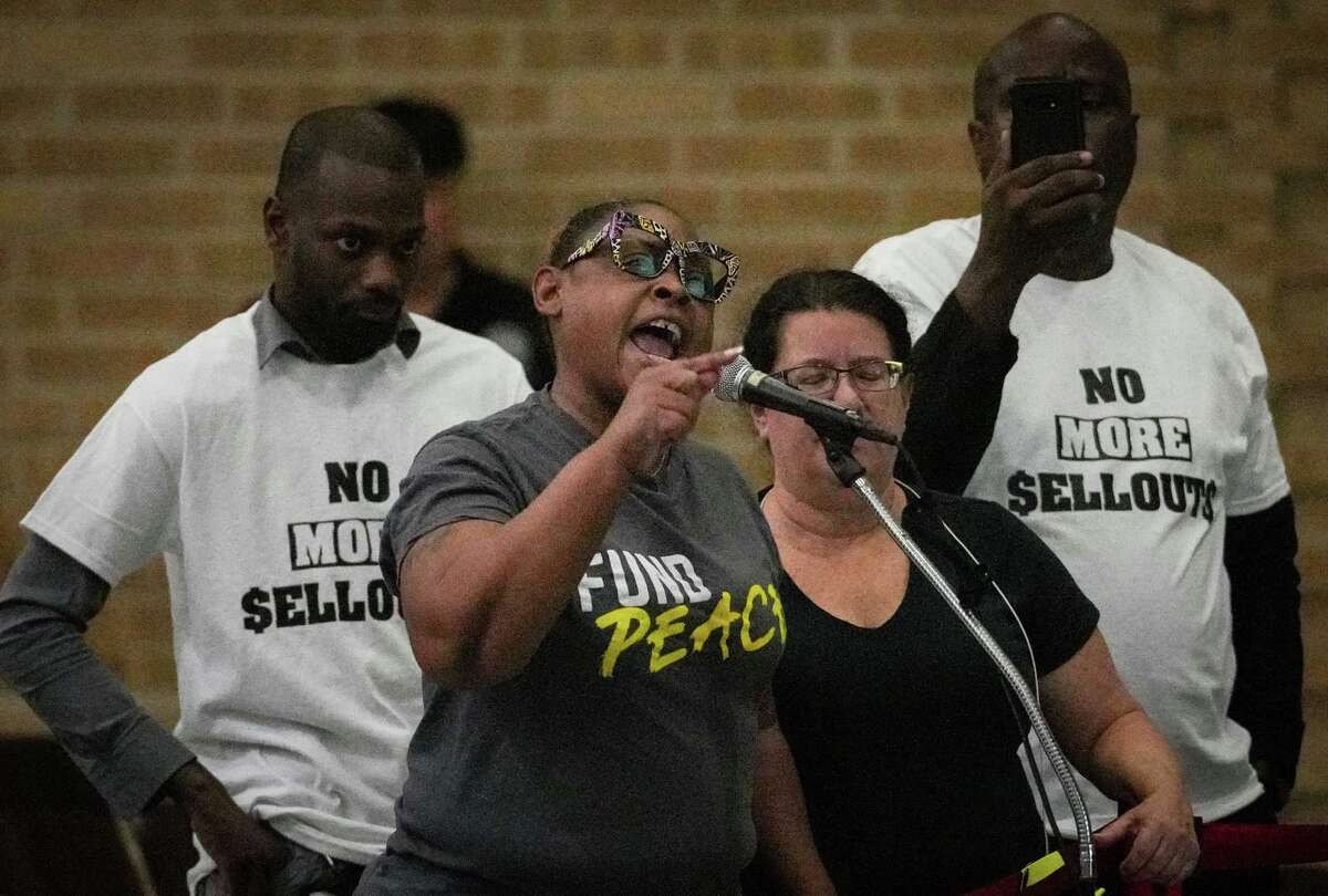 Community questions TEA commissioner Morath's absence at final forum