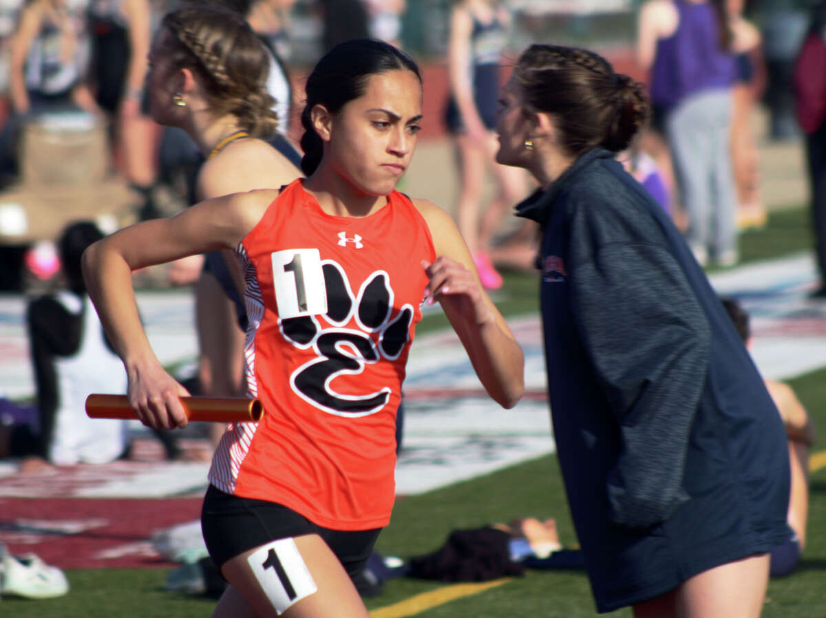 Elena Rybak breaks meet record; Edwardsville runs to second place