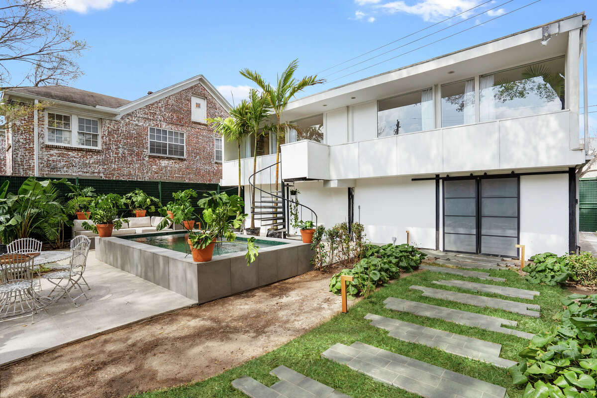 Houston dingbat house hits market in Montrose with pool and courtyard