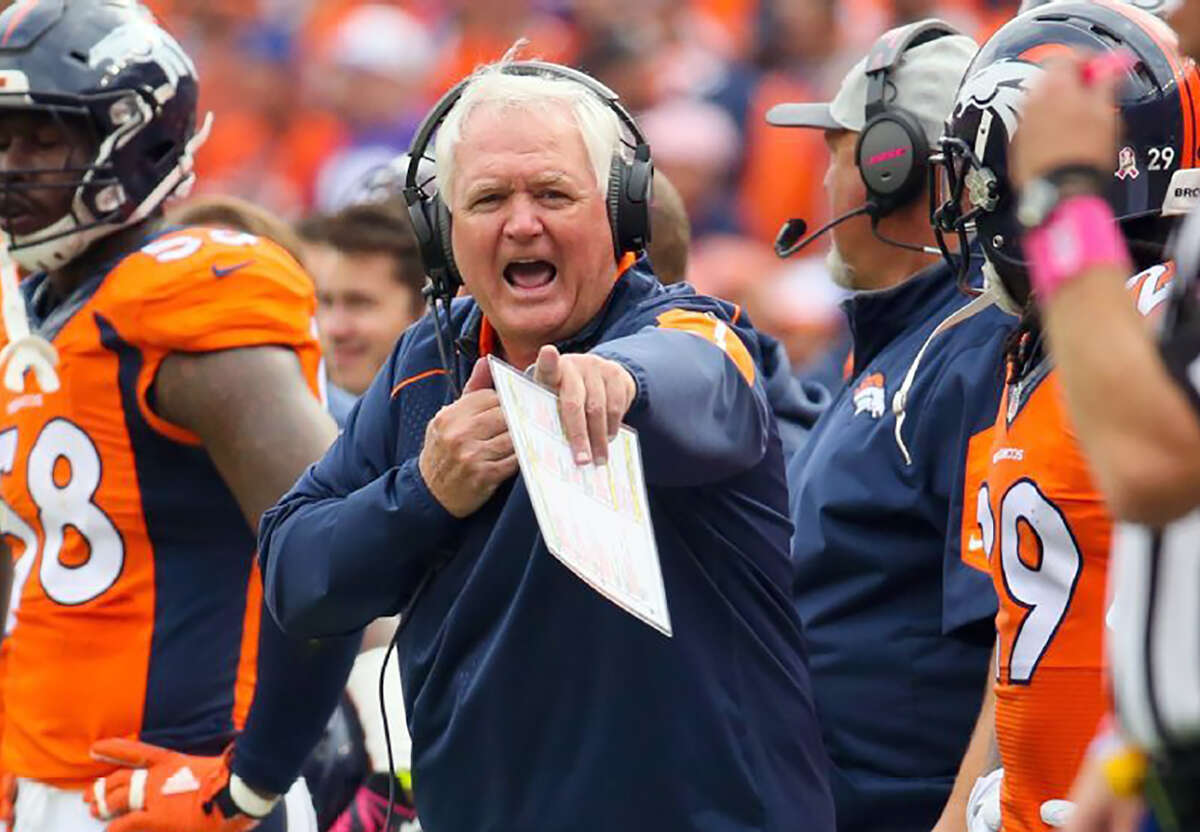 St. Louis BattleHawks face the Houston Roughnecks Sunday in Houston