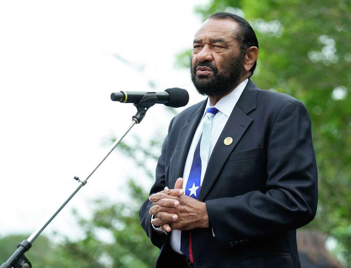 March against HISD takeover builds on Latino activists' legacy