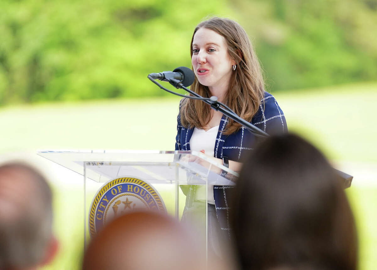 Houston works to hold floodwaters at Inwood golf course after Harvey