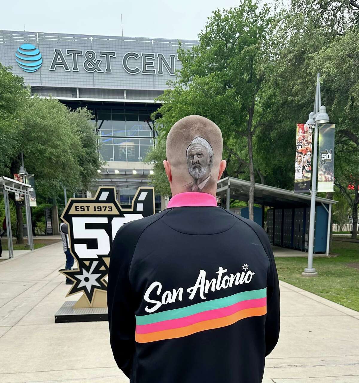 Spurs fan pays tribute to Gregg Popovich with new hairstyle